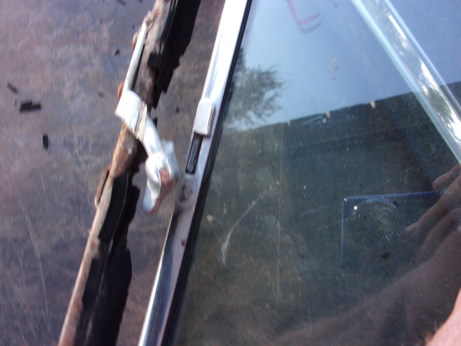 63 64 FORD GALAXIE 500 LEFT VENT WING WINDOW COMPLETE OEM CARLITE GLASS ...