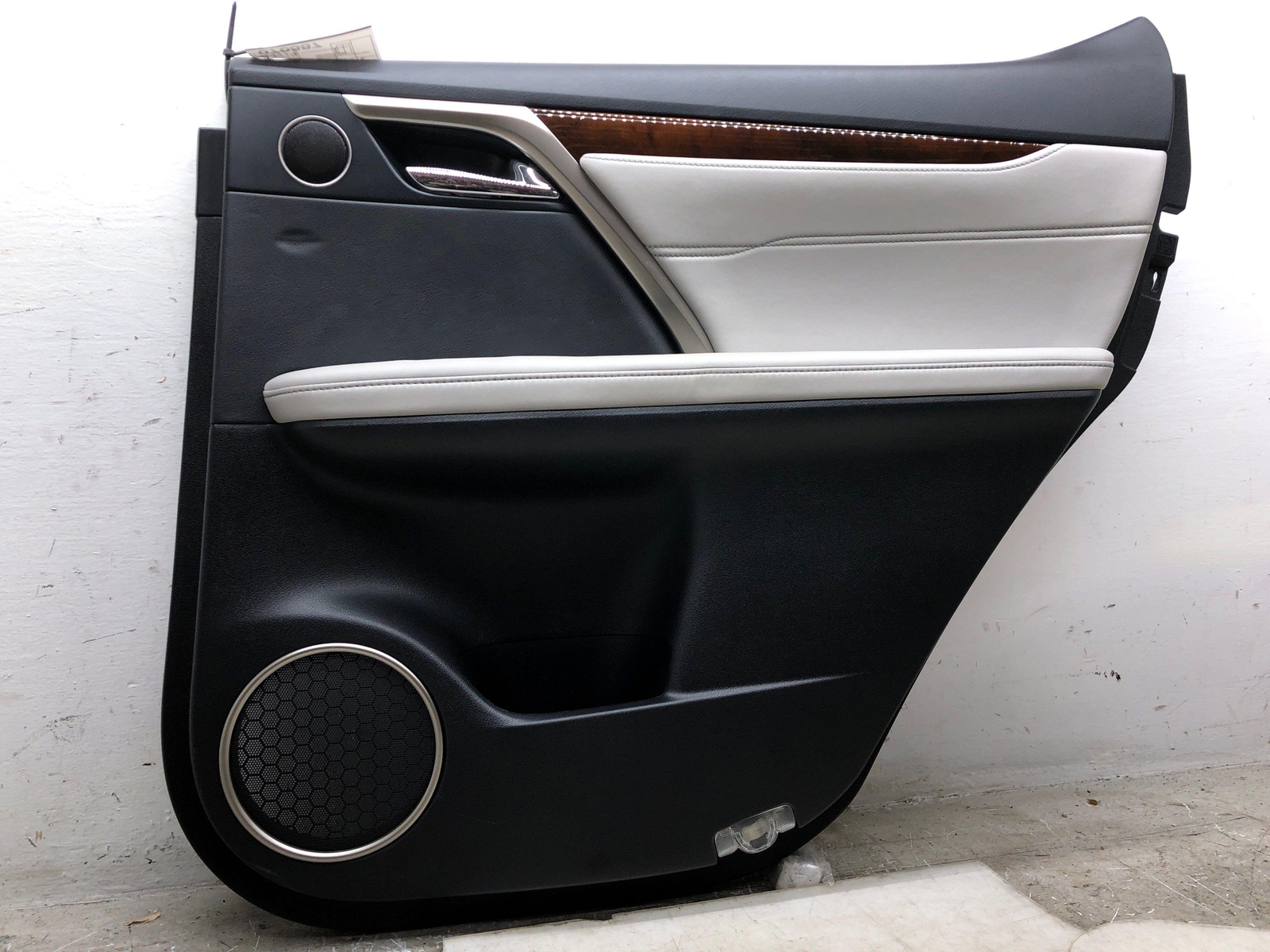 2016-2017 LEXUS RX350 REAR RIGHT INNER DOOR TRIM PANEL MOON STONE/BLACK ...