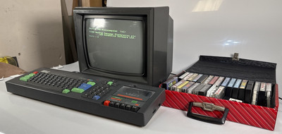 Amstrad cpc 464 computer, Amstrad colour screen and various games ...