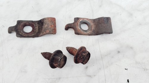 97-06 Jeep Wrangler TJ Rear Coil Springs Retainer Clamp Brackets with ...