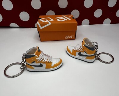 New Mini 3D Sneaker Shoe Keychain White & Orange In Box Relativity AiR ...