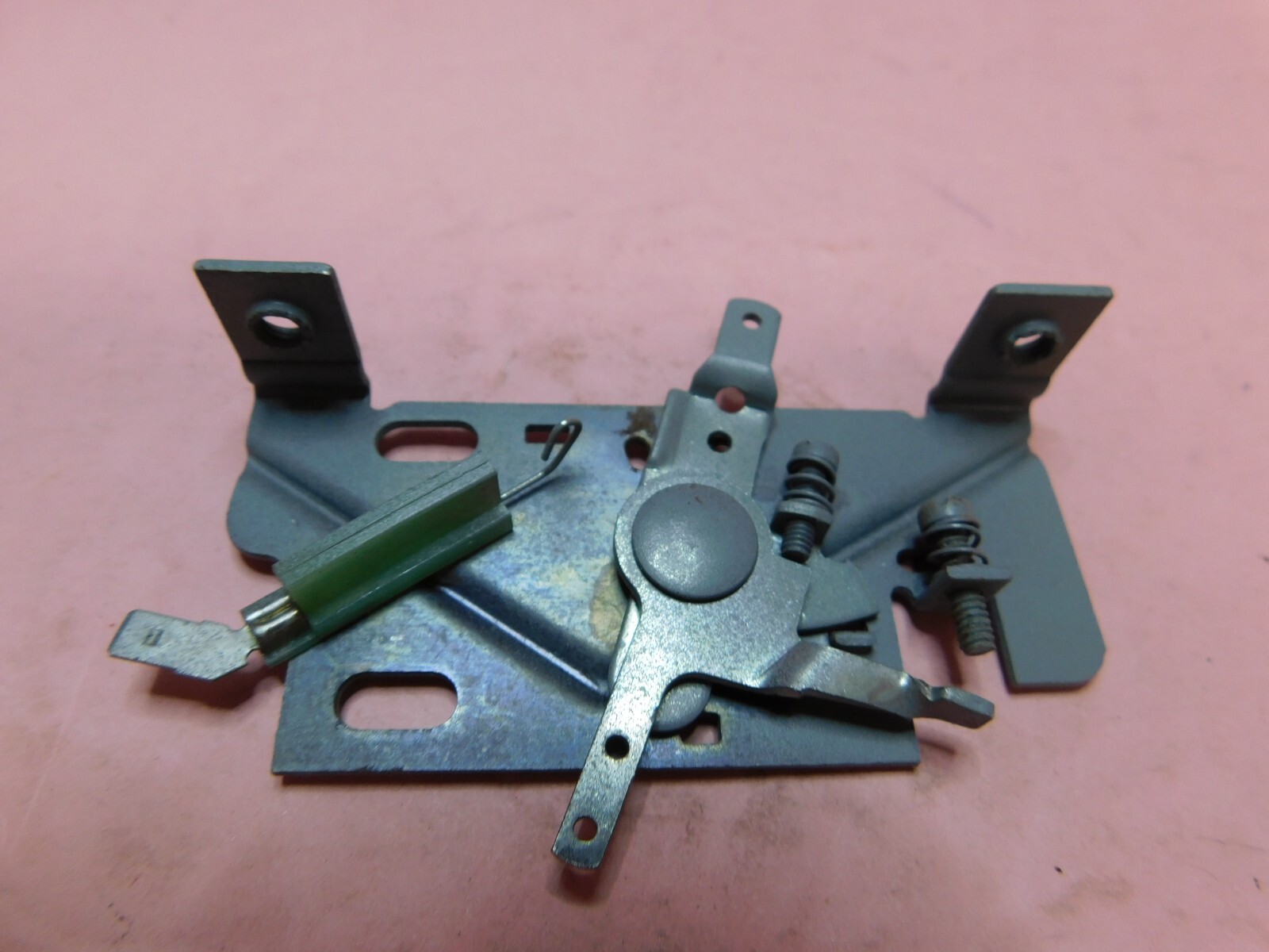 GENUINE TECUMSEH THROTTLE CONTROL BRACKET # 33131A --- BOX 6015 M | eBay