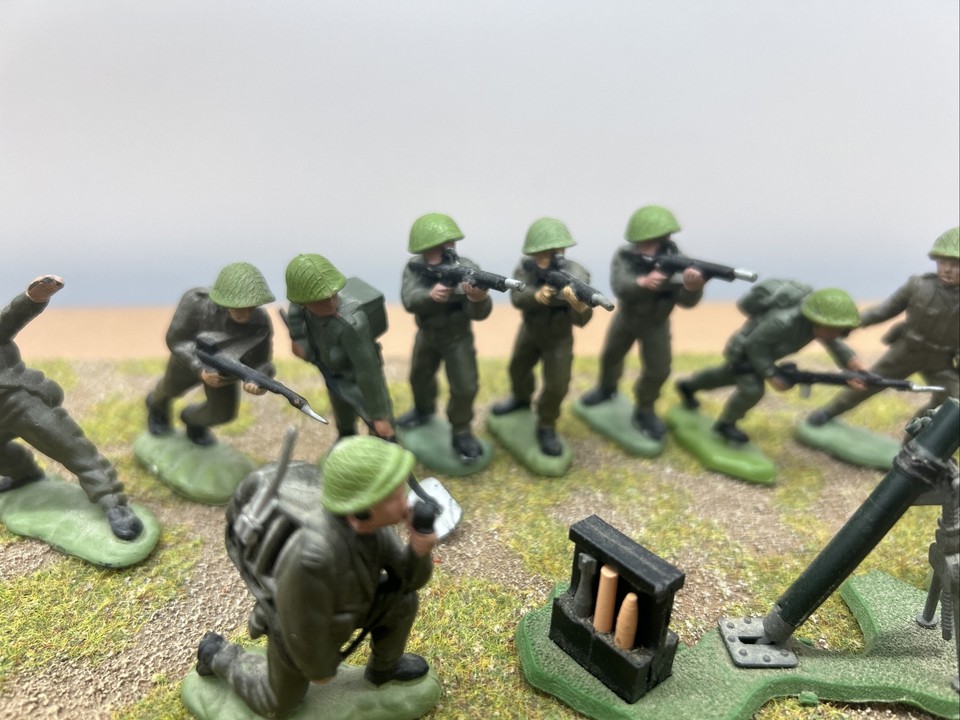 Britains Herald Toy Soldiers British Infantry 1/32 scale Set Unboxed ...