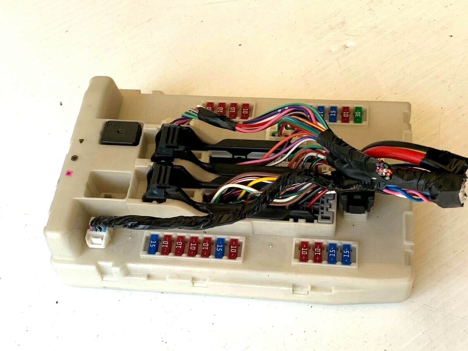 2007 - 2012 Infiniti G35 G37 Fuse Box Body Control Module Unit ...