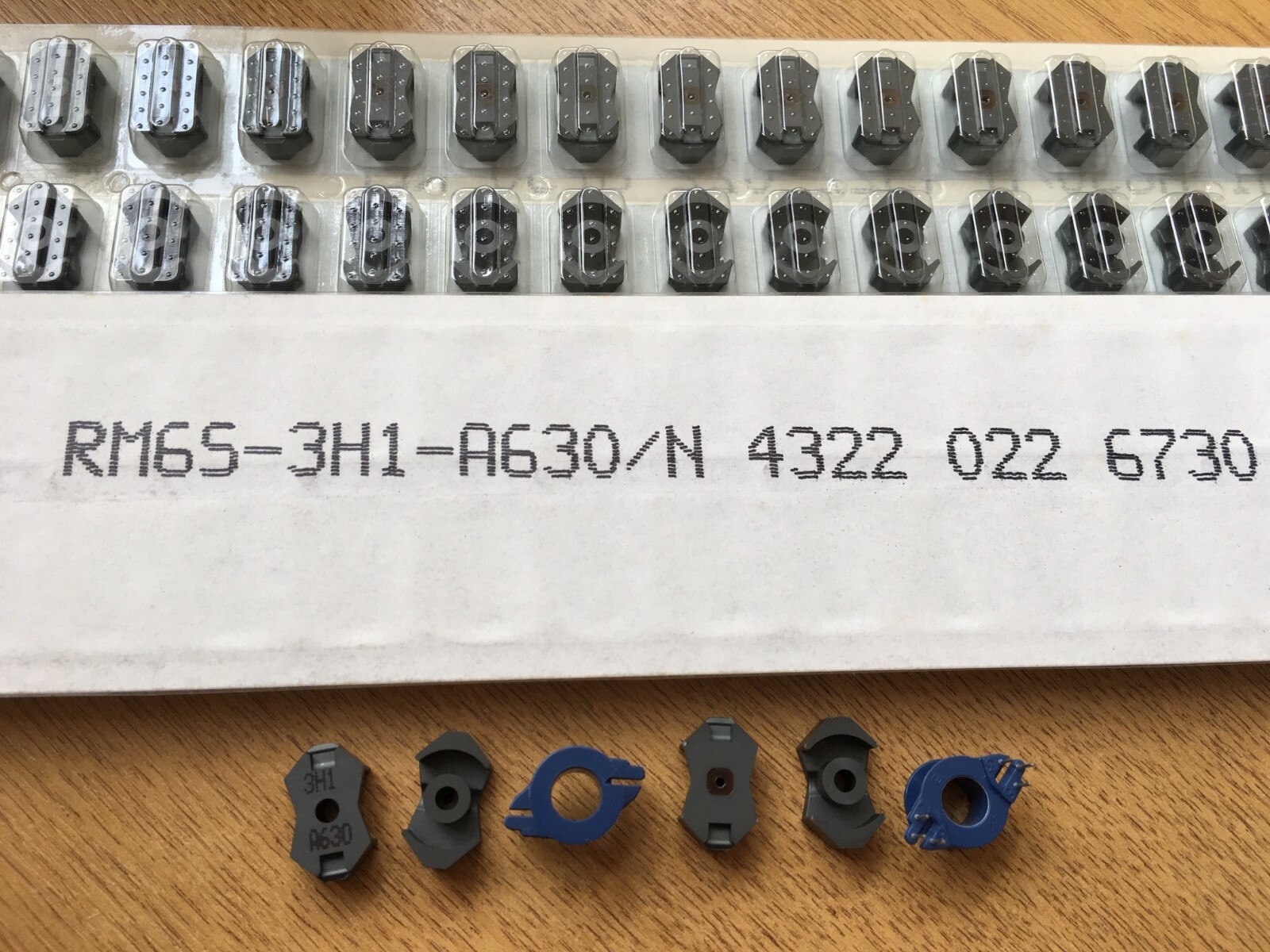 Philips 43220226730 FERRITE CORE RM6 3H1 with Bobbin 2 SETS Z3548 | eBay