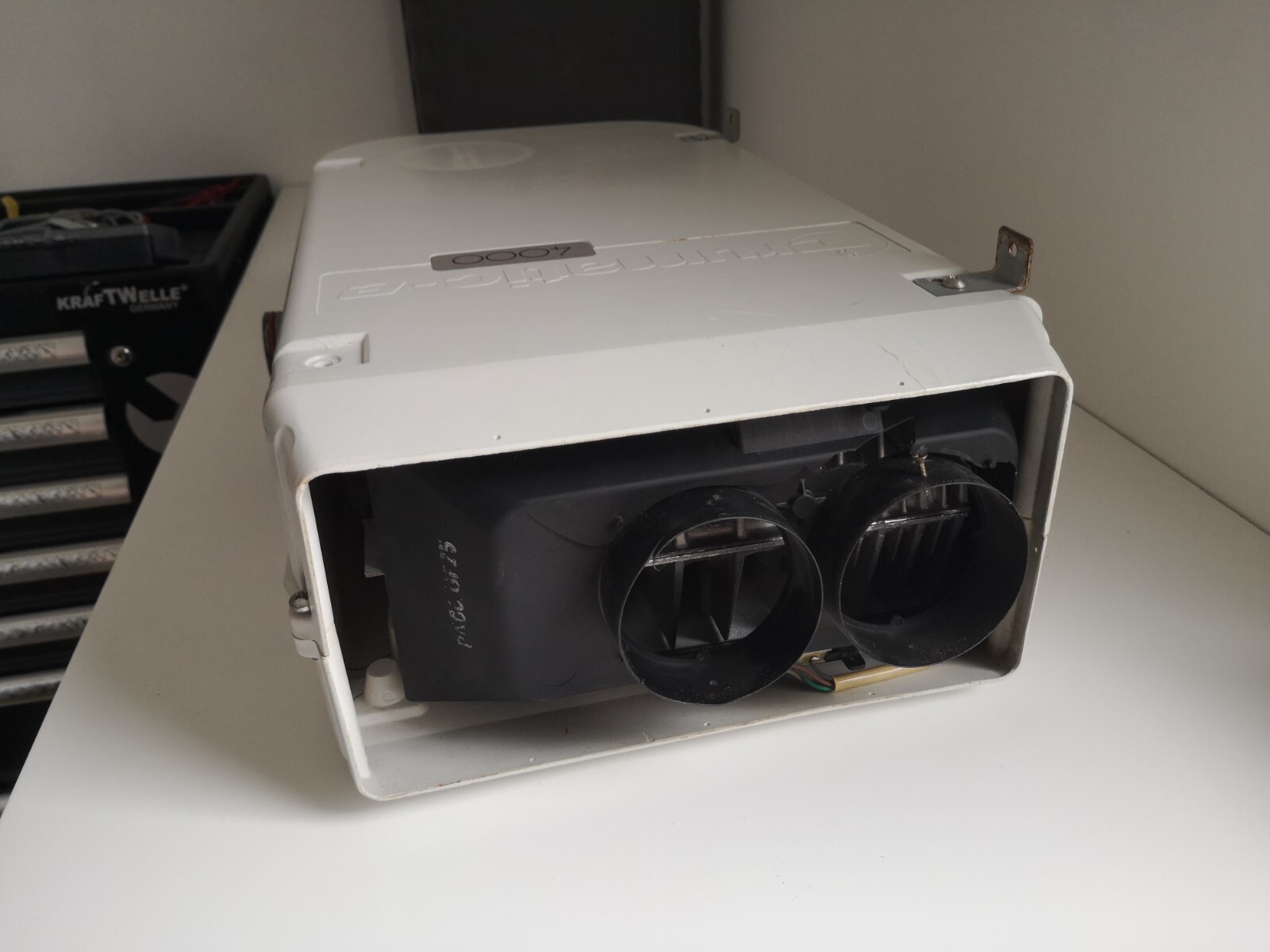 Starke Truma Trumatic e 4000 Standheizung 12V läuft gut mit ...