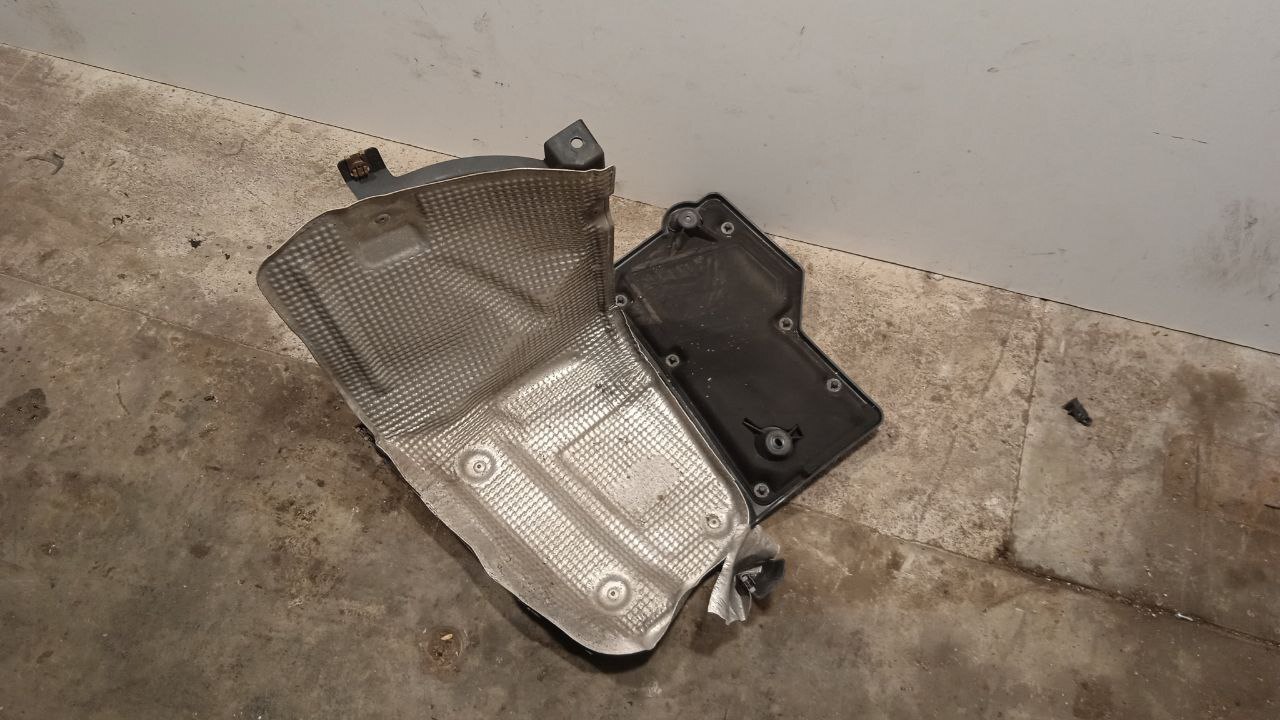 PORSCHE 97050563201 PANAMERA (970) 2010 Bracket for bumper Right Rear ...