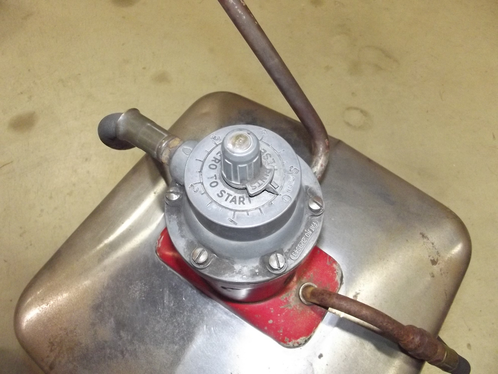 VINTAGE ARO Lubricator LUBESTER Oil Pump and Tank GAS Service STATION ...