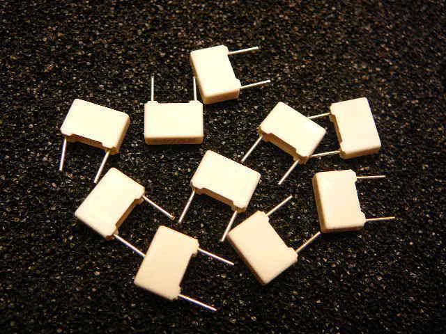 2200pF 5% Film Capacitor 220V 630V Polyester Metallized Radial **NEW ...