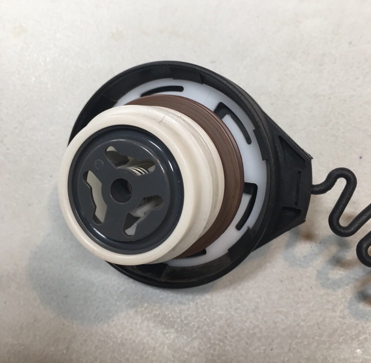 Volvo Gas Cap Fuel Tank 31392044 S80 V70 XC90 XC60 XC70 OEM | eBay