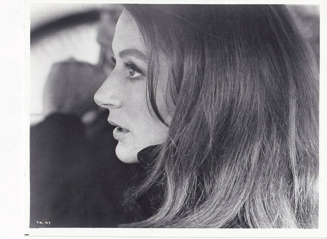 Anouk Aimee W