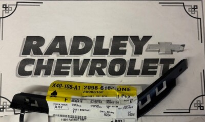 NEW GM OEM 13-16 BUICK ENCLAVE FRONT BUMPER-SIDE RETAINER BRACKET RIGHT ...