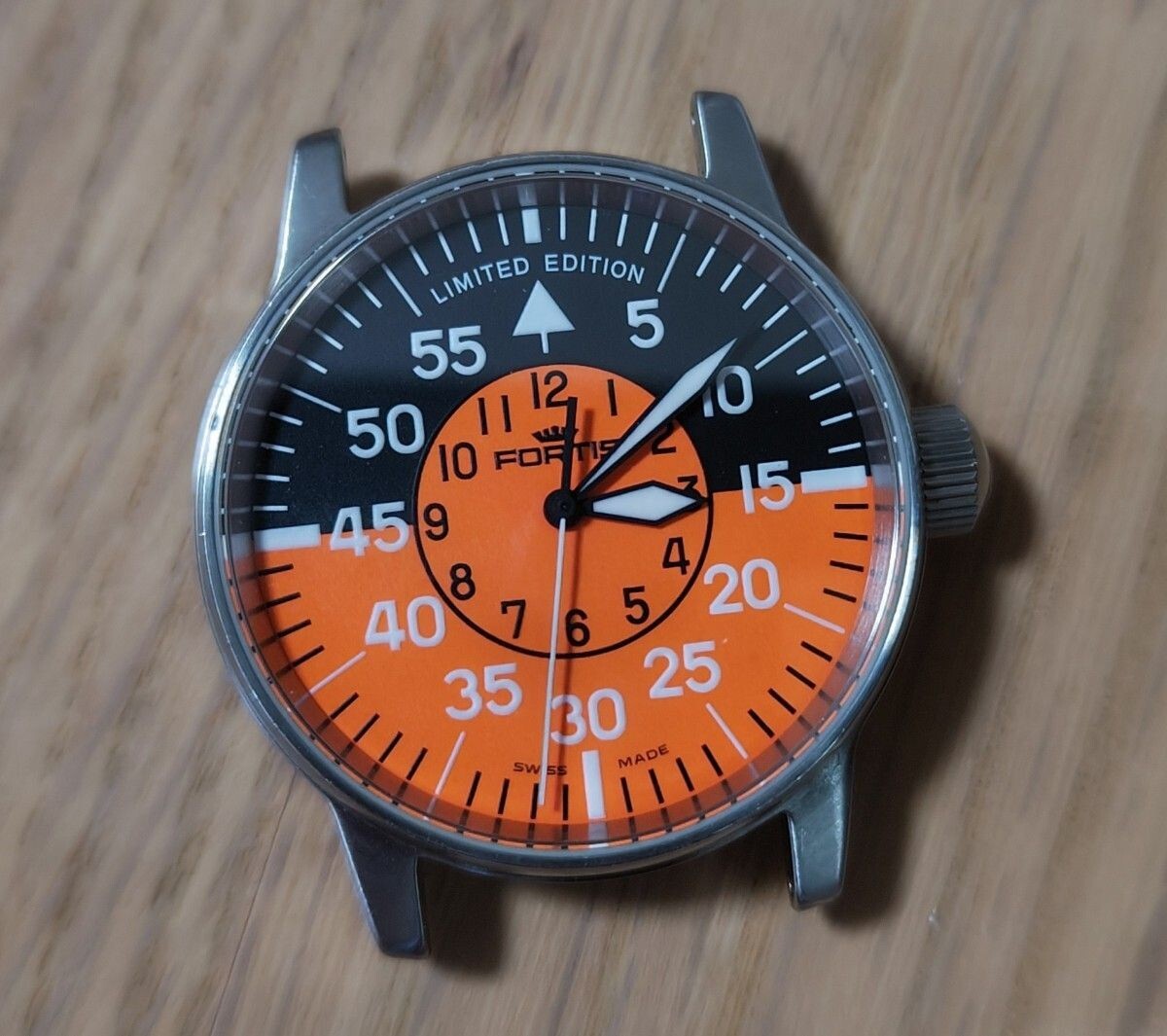 FORTIS Freeger Classic Cockpit 654.10.13 Handrolled World Limited ...