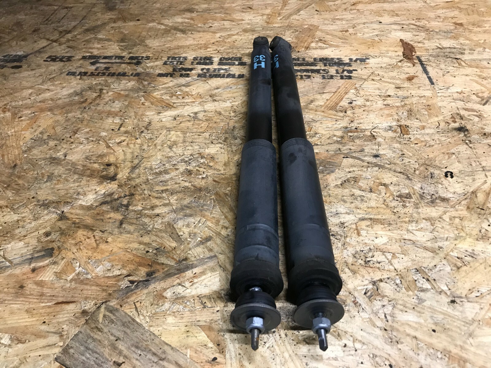 MERCEDES BENZ CLK W209 OEM 03-09 SET REAR LEFT & RIGHT SUSPENSION STRUT ...