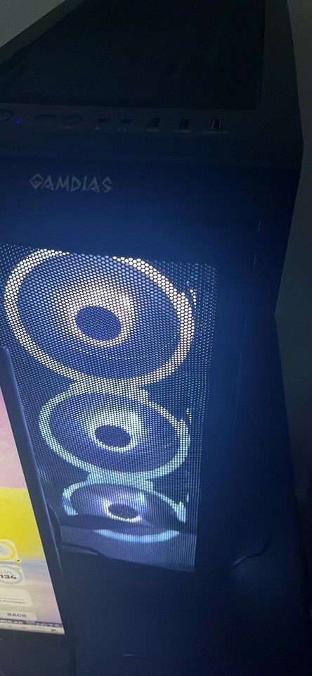 Good starter Gaming Pc, up to 144 frames on low settings, lots of space ...