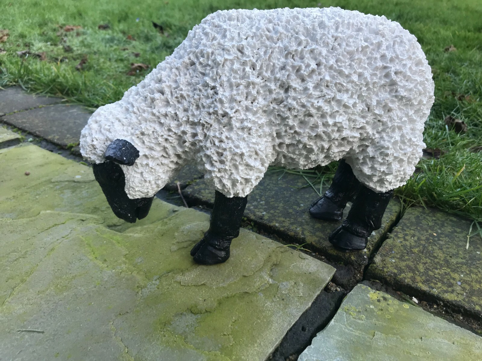 Standing Sheep Figure, Lamb Garden Statue, Farm Animal Resin Patio Lawn ...