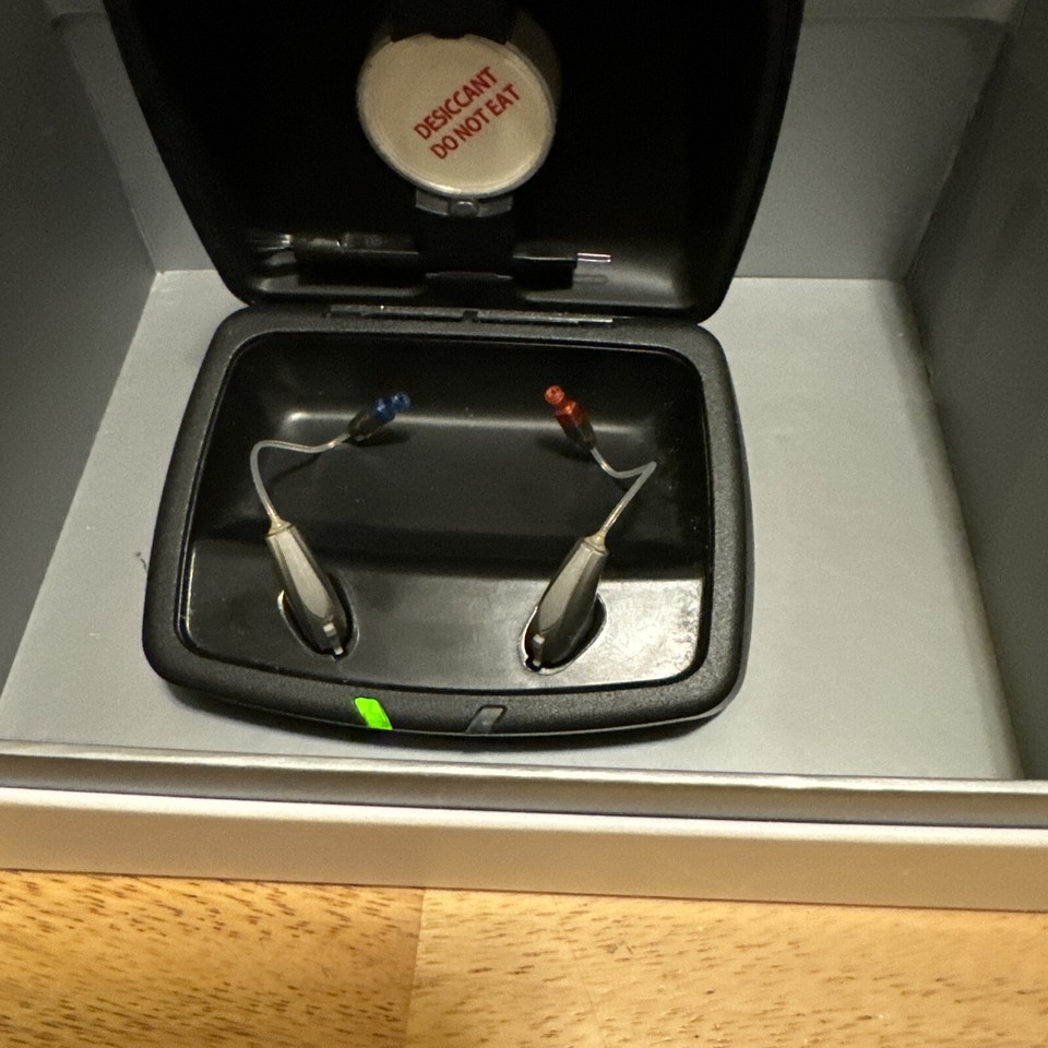 Starkey Muse iQ i2400 HEARING AIDS/STARKEY Rechargeable Case W Remote ...