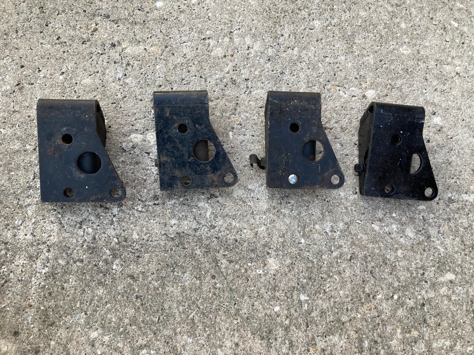 Jaguar 4.2 XJ6 Left Engine mount brackets $30 Each | eBay