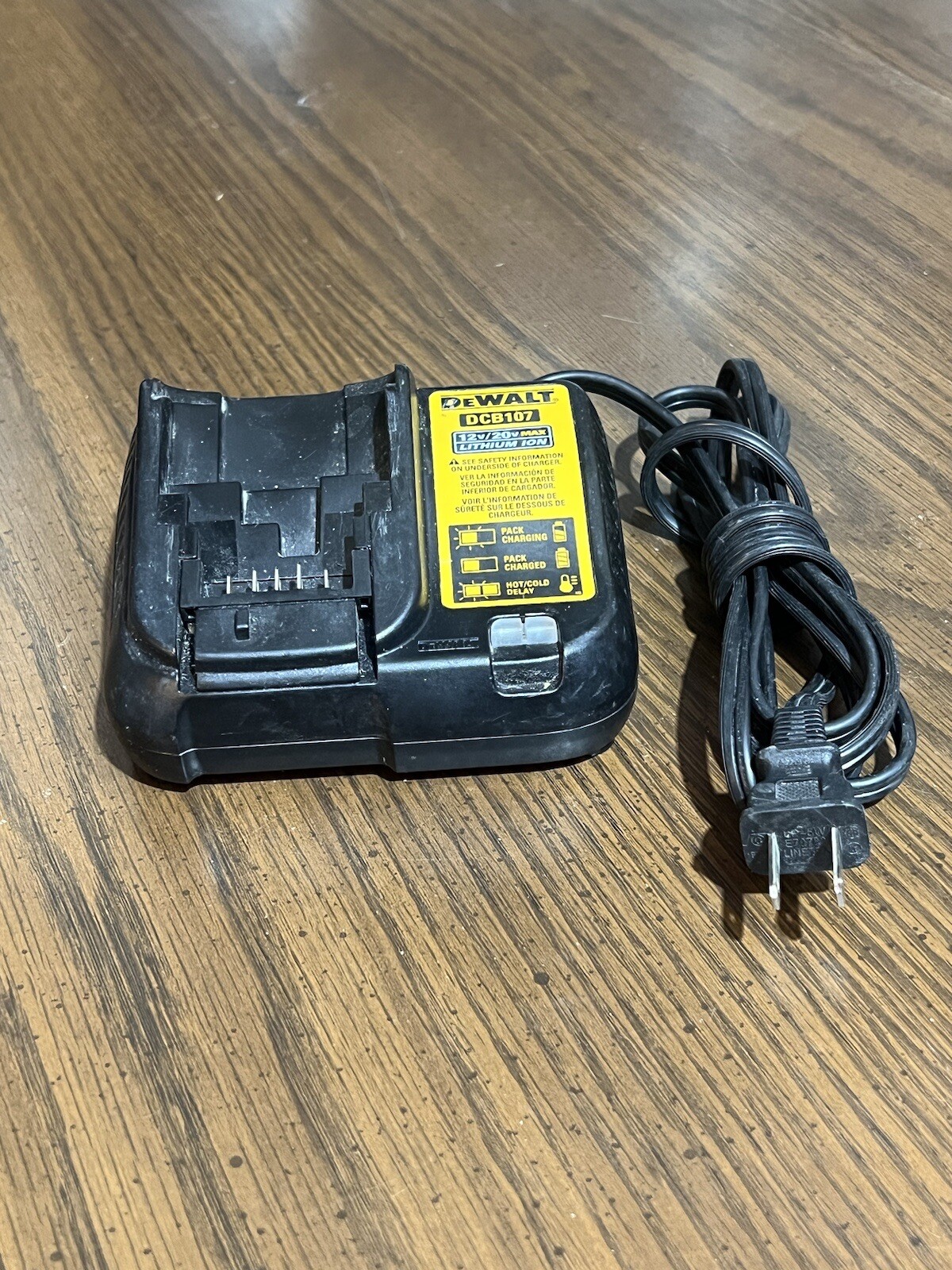 DEWALT Lithium-Ion 12v 20v Max Battery Charger DCB107 Free Shipping ...