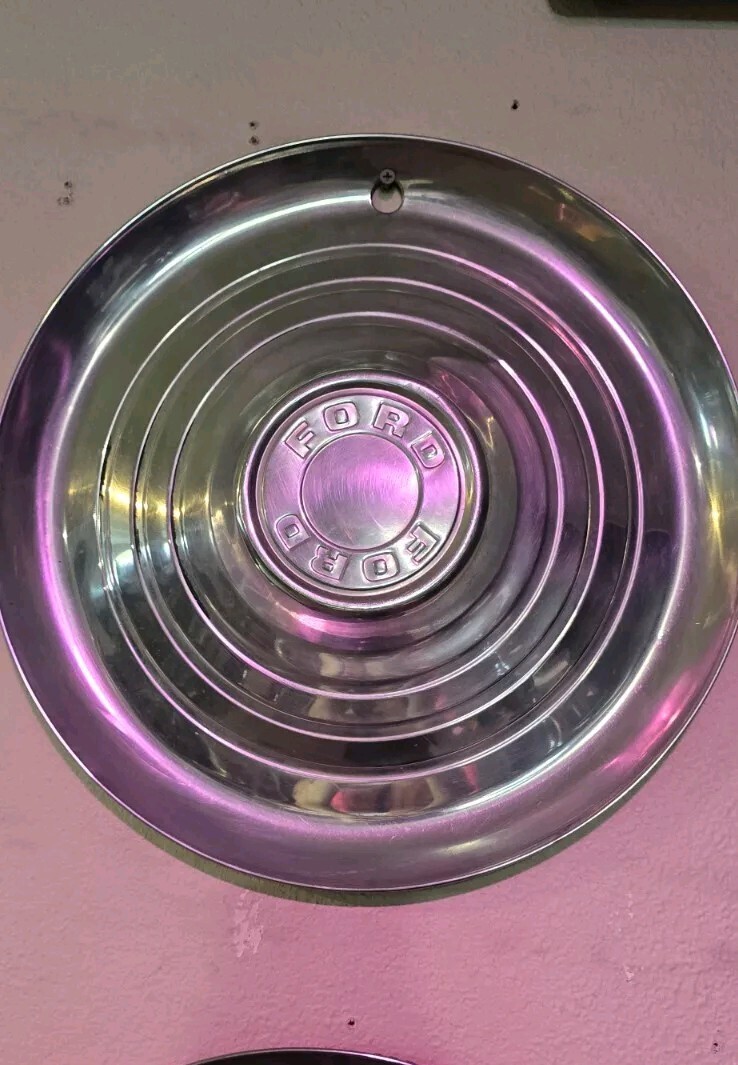 1966 Ford Bronco Hub Caps | OE