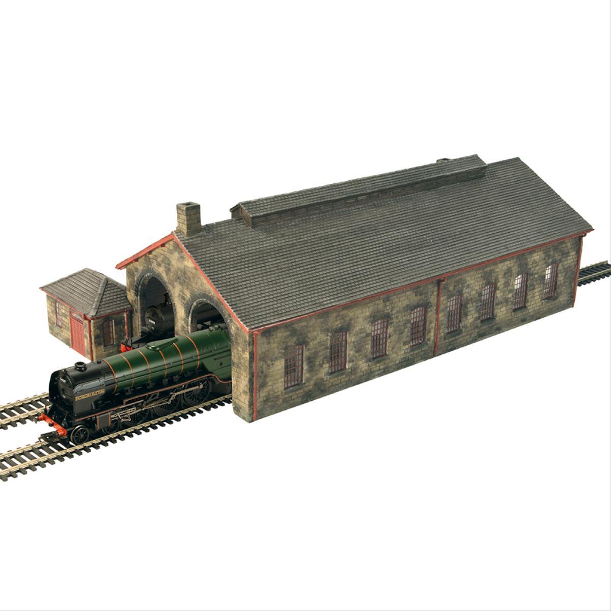 Bachmann Scenecraft 44-0157 Two Road Stone Engine Shed :: Railway Models UK