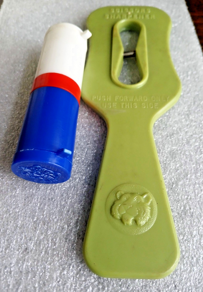 1960s Standard Oil ESSO Gas Station Scissors Sharpener & Salt & Pepper ...