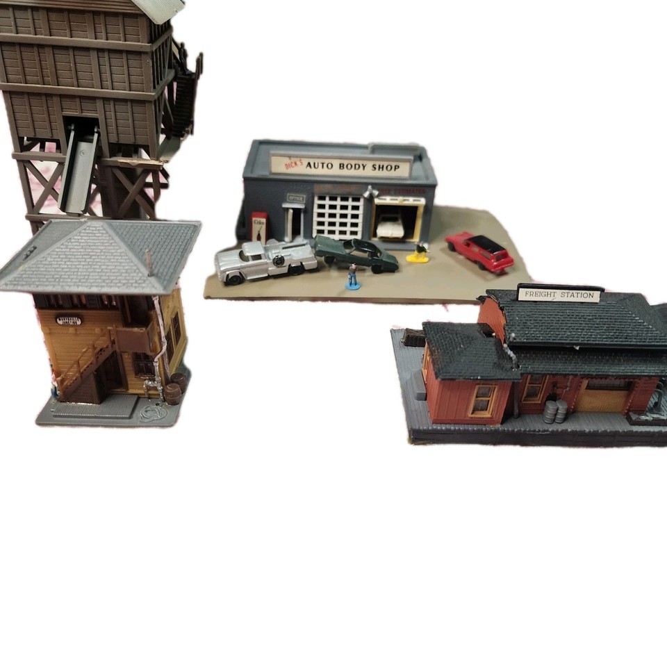 N Scale Train Display Plastic Building Set Mixed Lot of 4 Scenery ...
