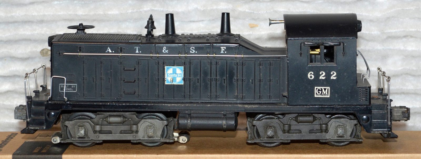 Lionel original postwar 622 bell-ringer diesel switcher with GM decal ...