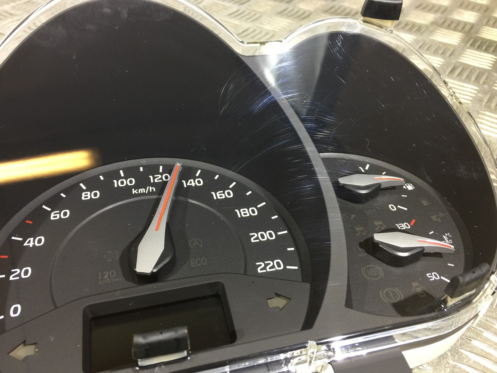 2016 KIA RIO INSTRUMENT CLUSTER 94023-1W860 1.4 DIESEL KILOMETRES *FAST ...