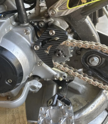 KLX110 SPROCKET GUARD CHAIN COVER CASE SAVER Carbon Look KAWASAKI KLX ...