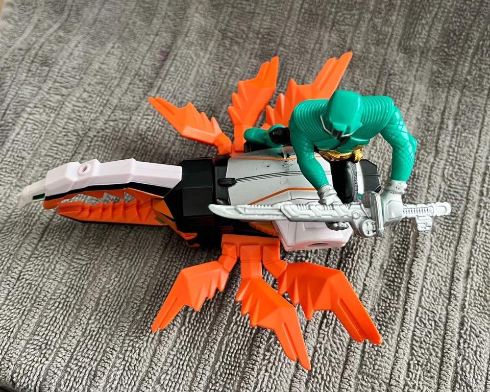 POWER RANGERS BEETLE ZORD & GREEN RANGER FIGURE SAMURAI ZORD | eBay
