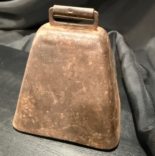 Antique Metal Cow Bell Approximately 4.5”x3.5” Rusty Patina Americana ...