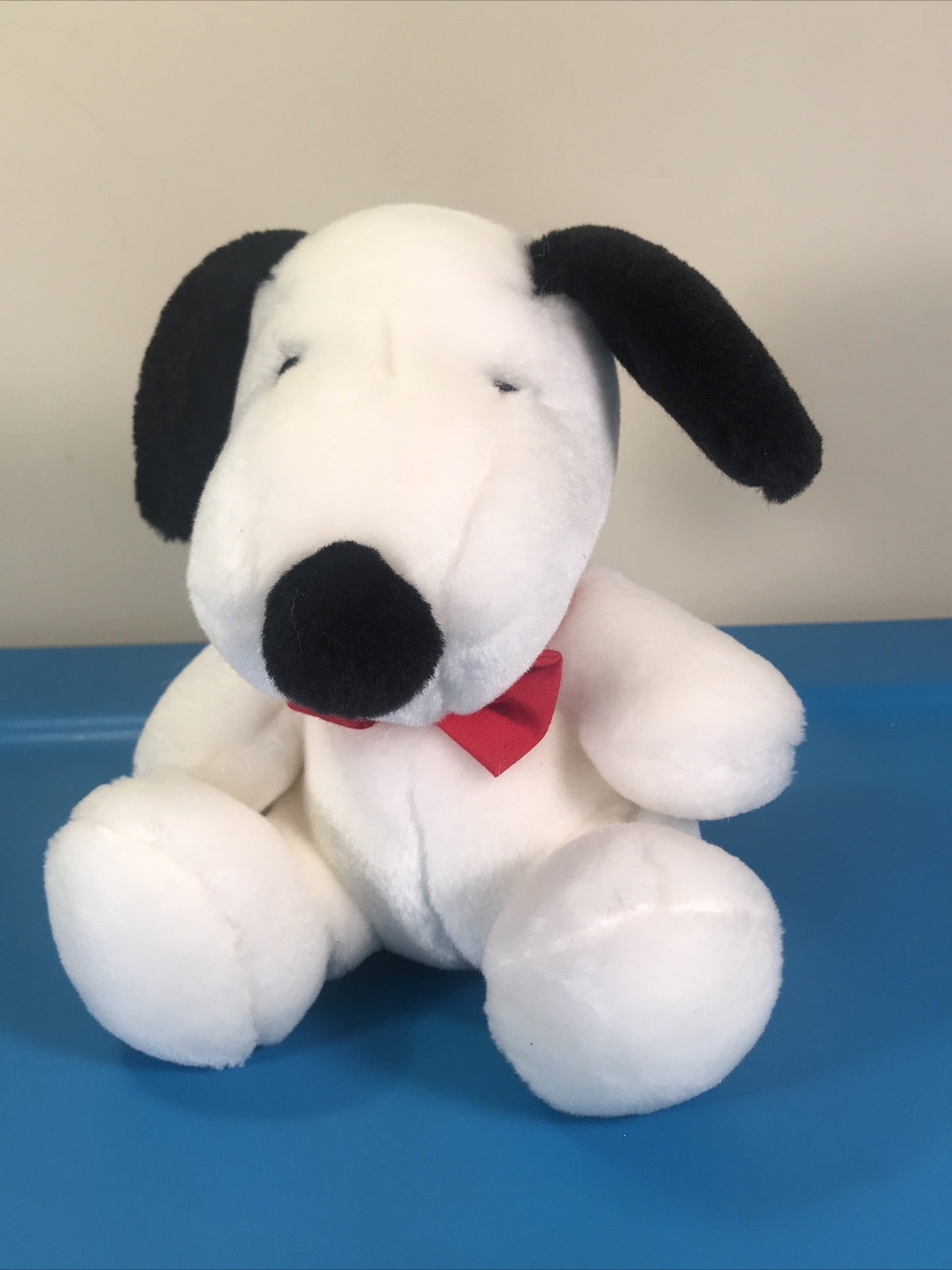 White Beagle Snoopy