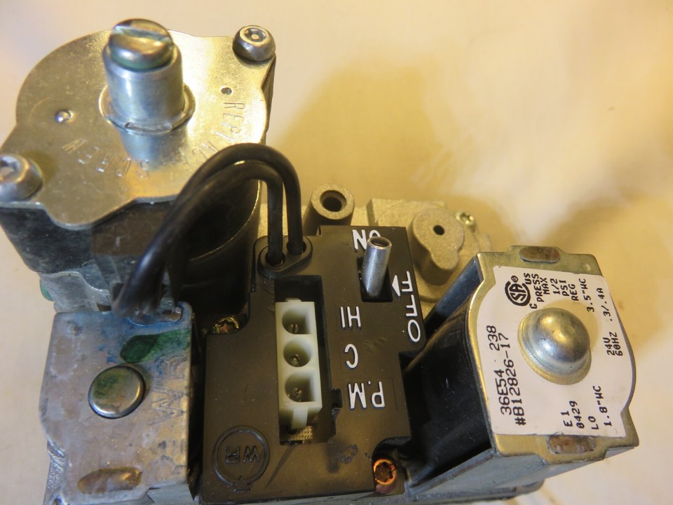 Goodman Amana Furnace Gas Valve # 36E54-238 Part# B12826-17 | eBay