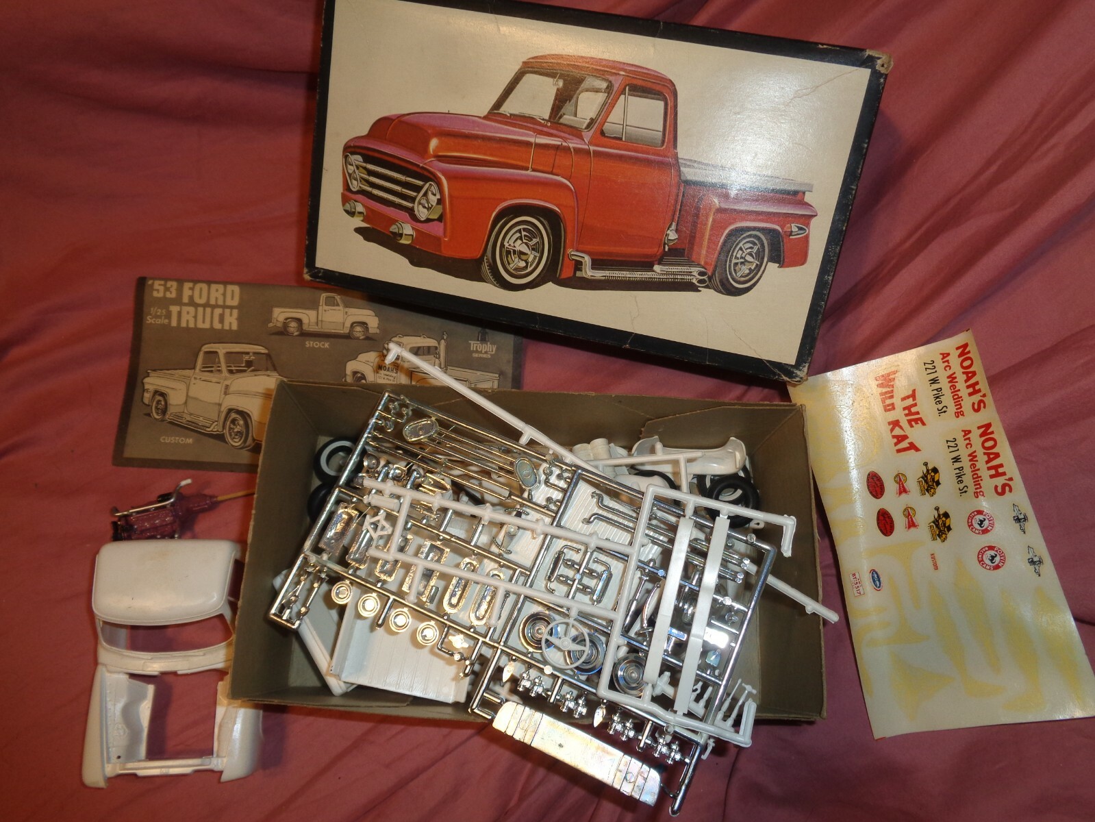 1953 Ford F100 Pickup Truck AMT 1/25th Scale Kit, 56% OFF