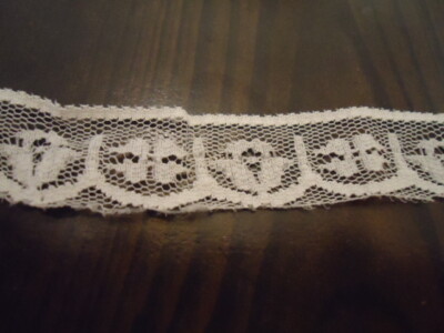 White Flat Lace Scalloped Bottom Edge 5/8” Wide X 8.67 Yards | eBay