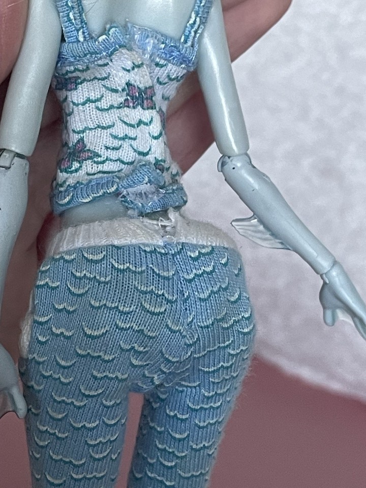 Monster High Doll Lagoona Blue Dead Tired in original outfit No shoes ...