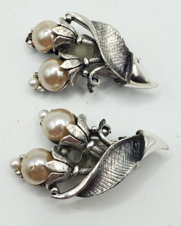 TORTOLANI Silver Tone Faux Pearl Clip-on Earrings 1950s Art Deco ...