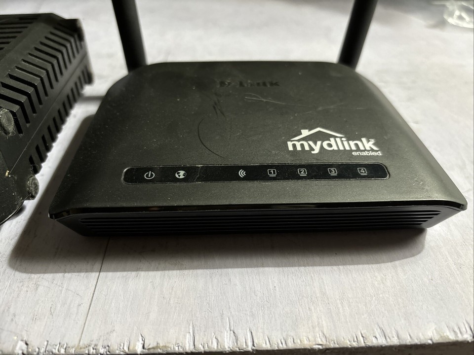 Cisco DPC3825 4 Port DOCSIS 3.0 Gateway And D-Link DIR-816L Wireless ...