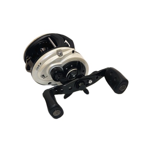 Abu Garcia Revo S Baitcaster Right-hand Retrieve / 8 BB / White / EUC+ ...