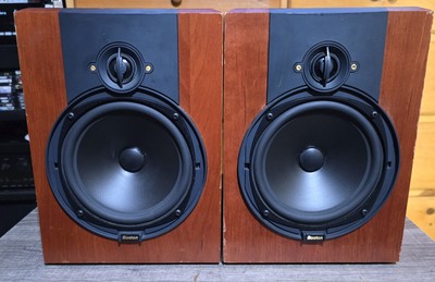 BOSTON ACOUSTICS VR-M60 Cherry Bookshelf Speakers Excellent Sound | eBay