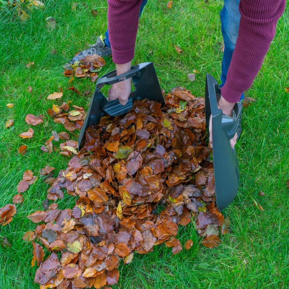 Leaf Grabber LARGE Hand Held Grabs Gather Fallen Leaves Garden Cleaning ...