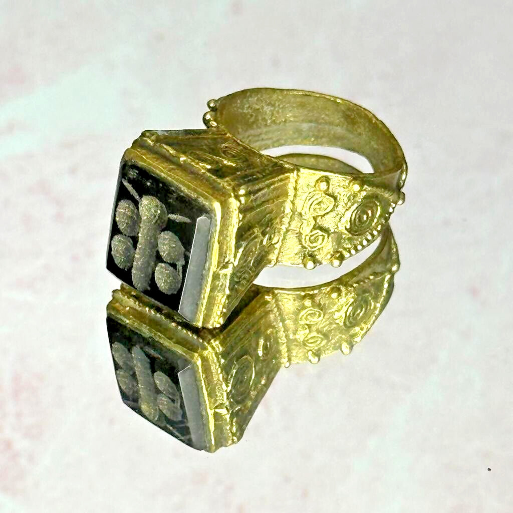Rare 2nd Century AD Roman Bronze Legion Ring with Uni… - Gem