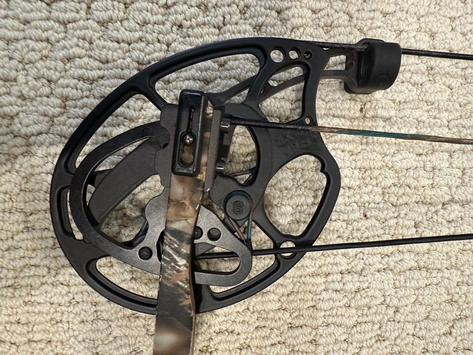 Mathews Z7 Right Hand lost camo 29.5/ 60-70# With SKB Case | eBay