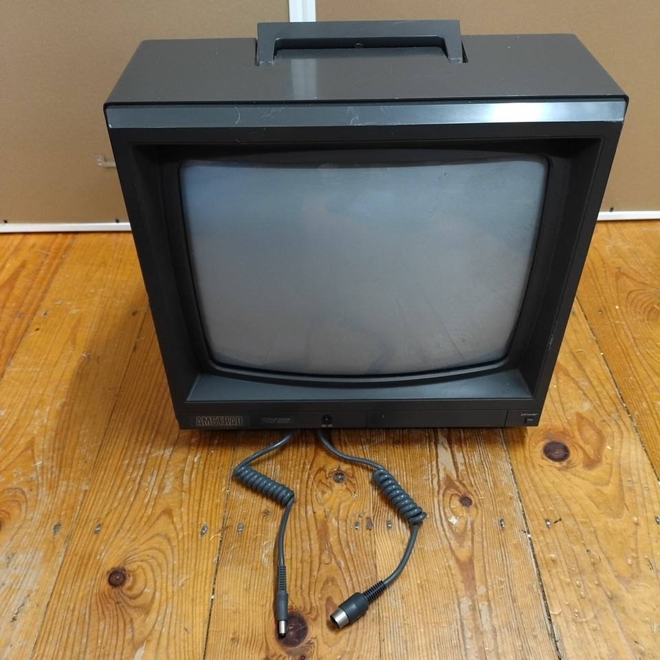 AMSTRAD CPC464 PERSONAL COMPUTER WITH GT64 Monitor FOR SPARES OR ...