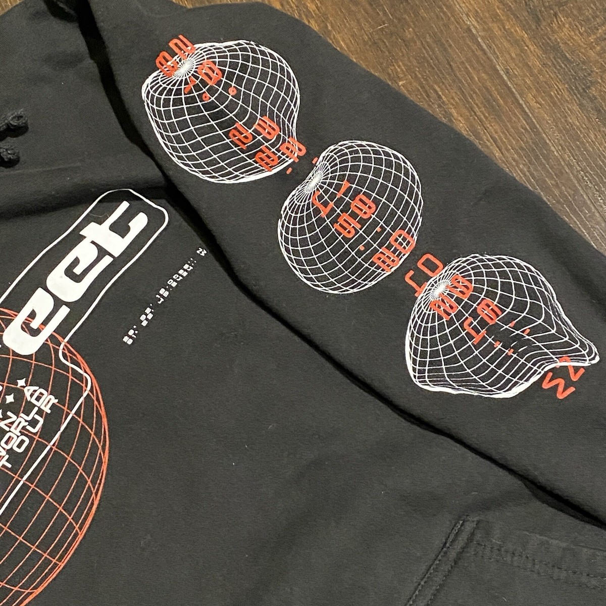 Backstreet Boys DNA World Tour Concert Hoodie + T-Shirt Backstreet Boys DNA World Tour Concert Hoodie + T-Shirt