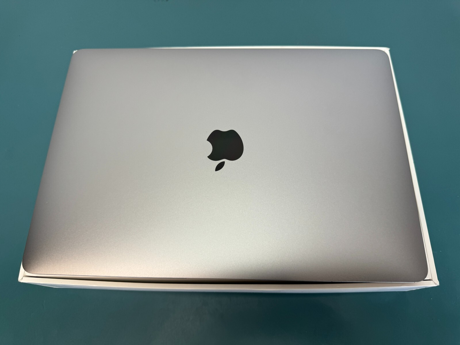 Apple Macbook Air 13.3" M1 Chip 8GB 256GB Space Gray MGN63LL/A 2020 ...