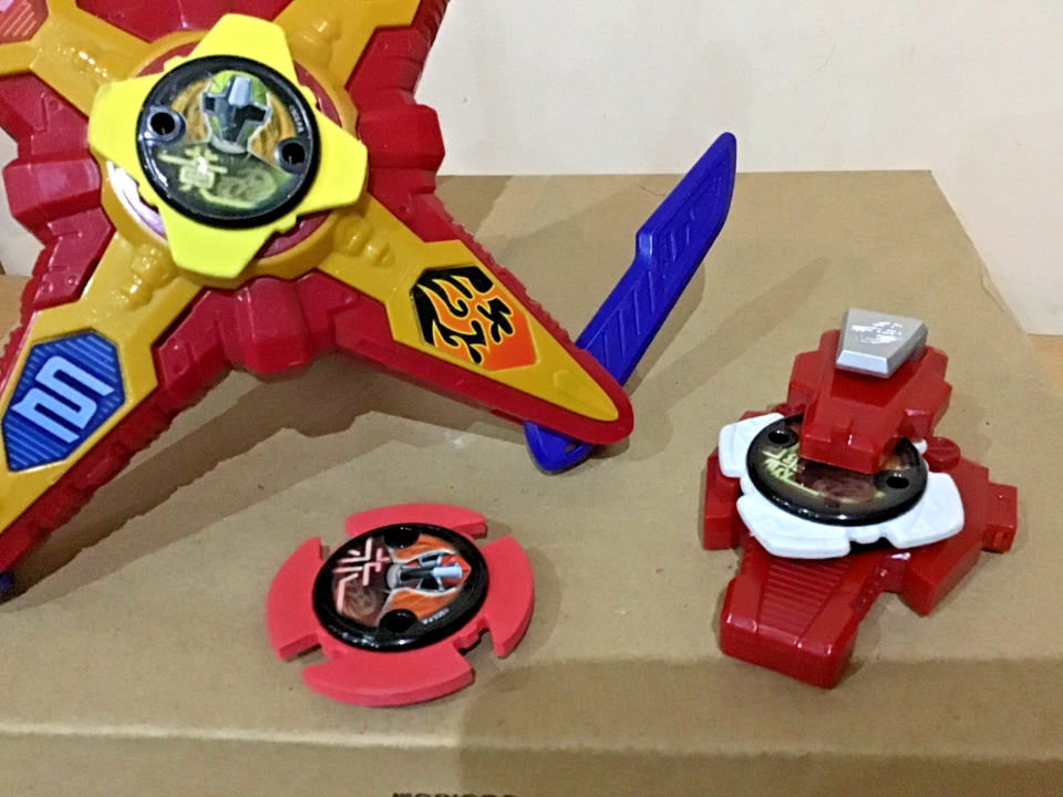 Power Rangers Ninja Steel Dx Red Star Battle Morpher, 3 Ninja Stars ...