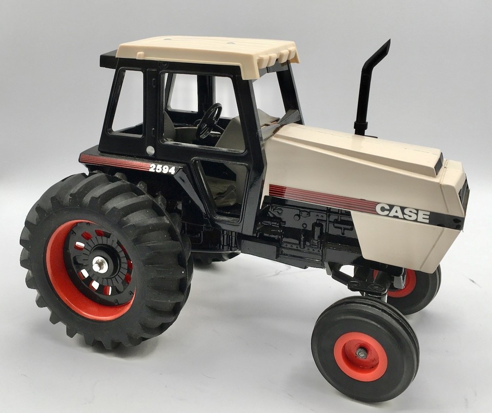 1984 Case 2594 Tractor with Cab 1/16 Mint New in Box, Model 267 ...