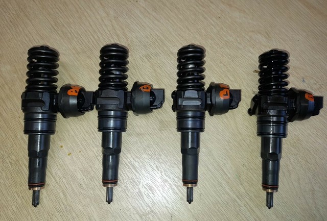 Volkswagen Golf Caddy Fuel Injector 2.0 SDI BDK BST BDJ 038130073AS for ...